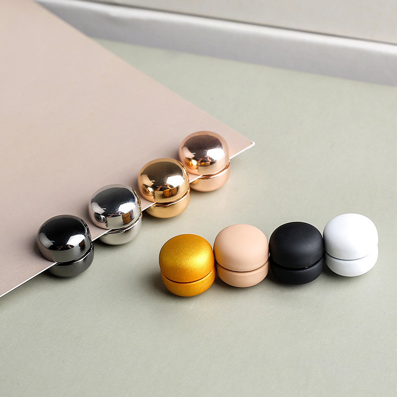 Magnetic pins - Aeeshaveilsnmore